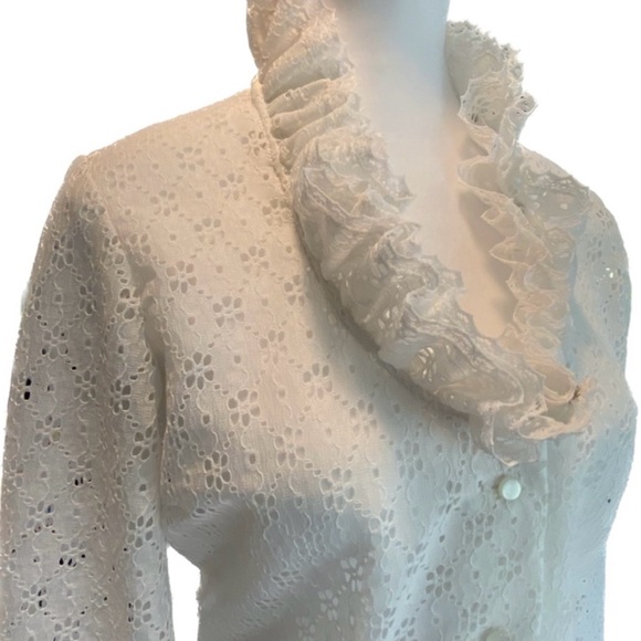 Saks Fifth Avenue | Tops | Saks Fifth Avenue Vintage White Lace Button ...